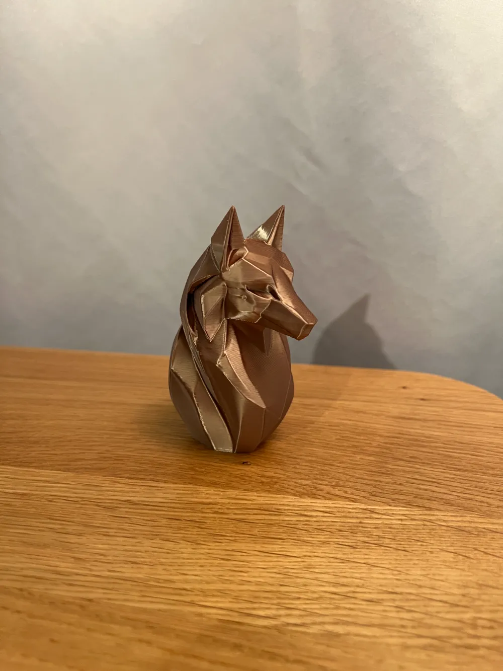 Modern Wolf Statue by fifindr - MakerWorld