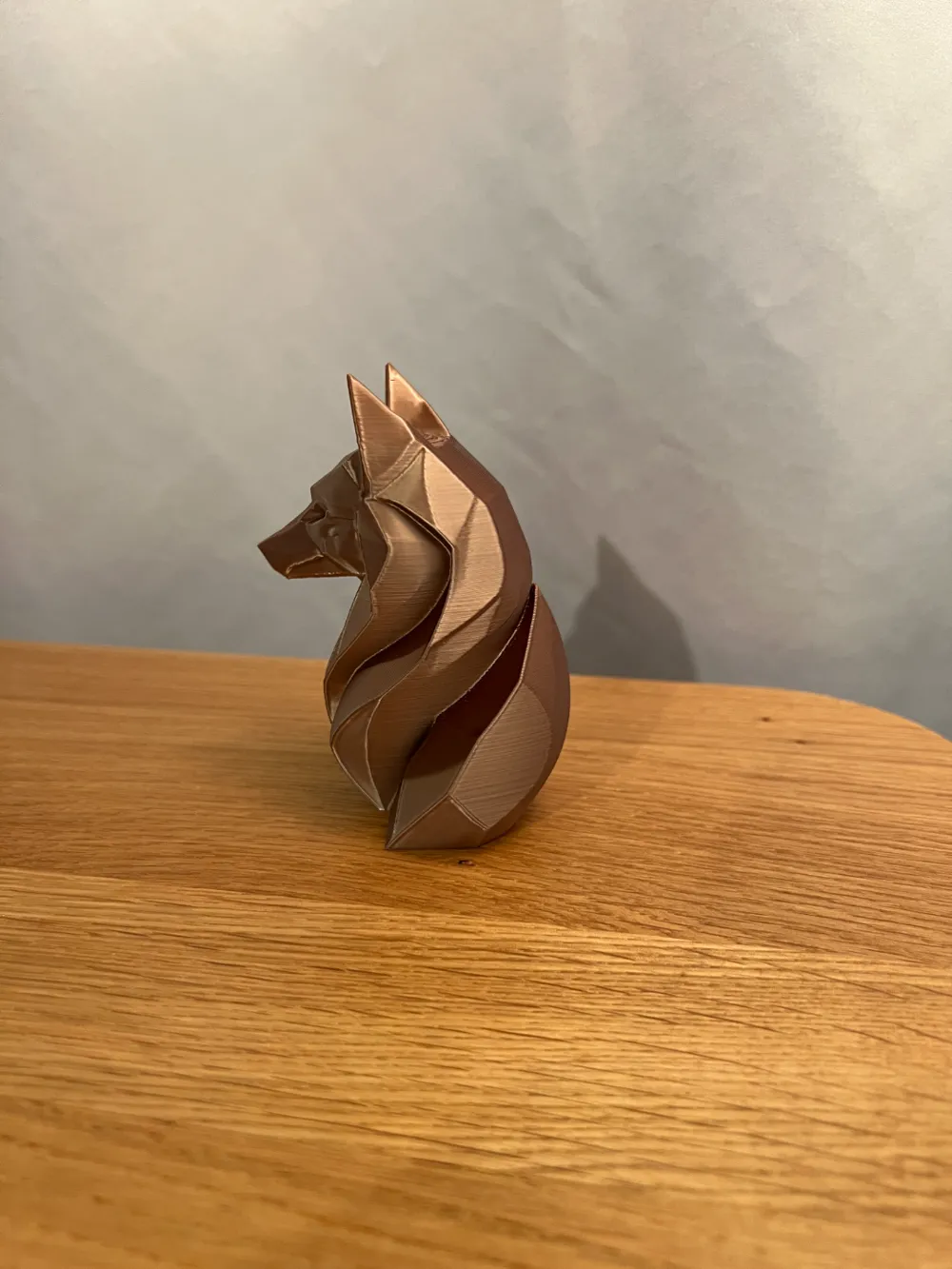 Modern Wolf Statue by fifindr - MakerWorld