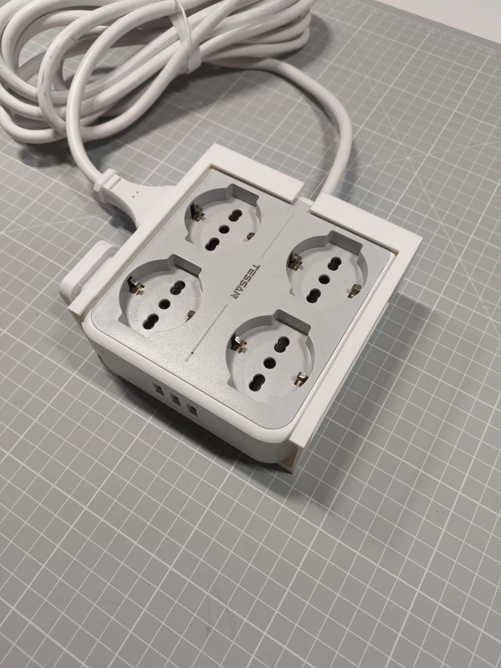 Tessan USB multi-socket holder - Free 3D Print Model - MakerWorld