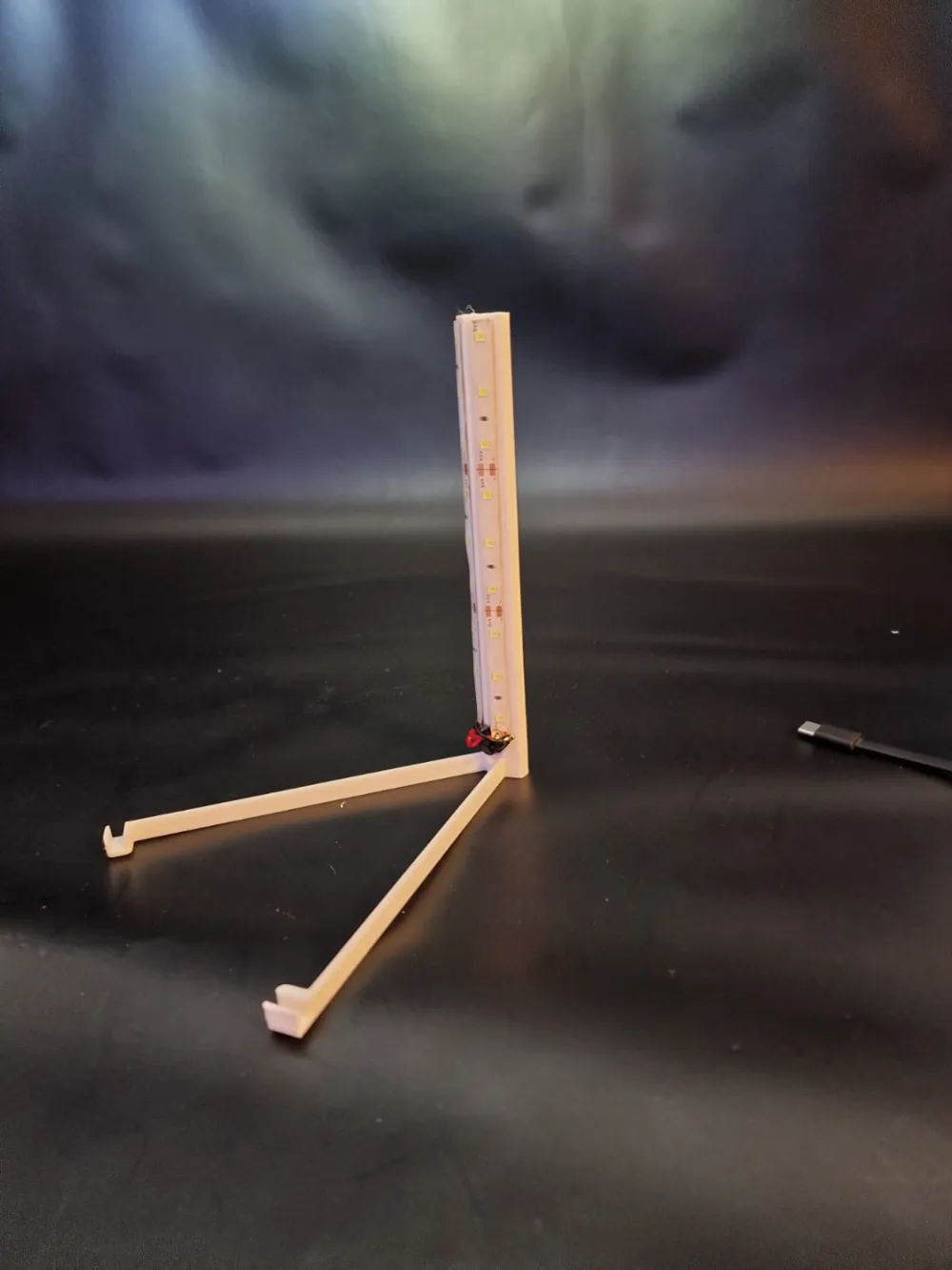 Lithophane holder by Matias.Randone - MakerWorld