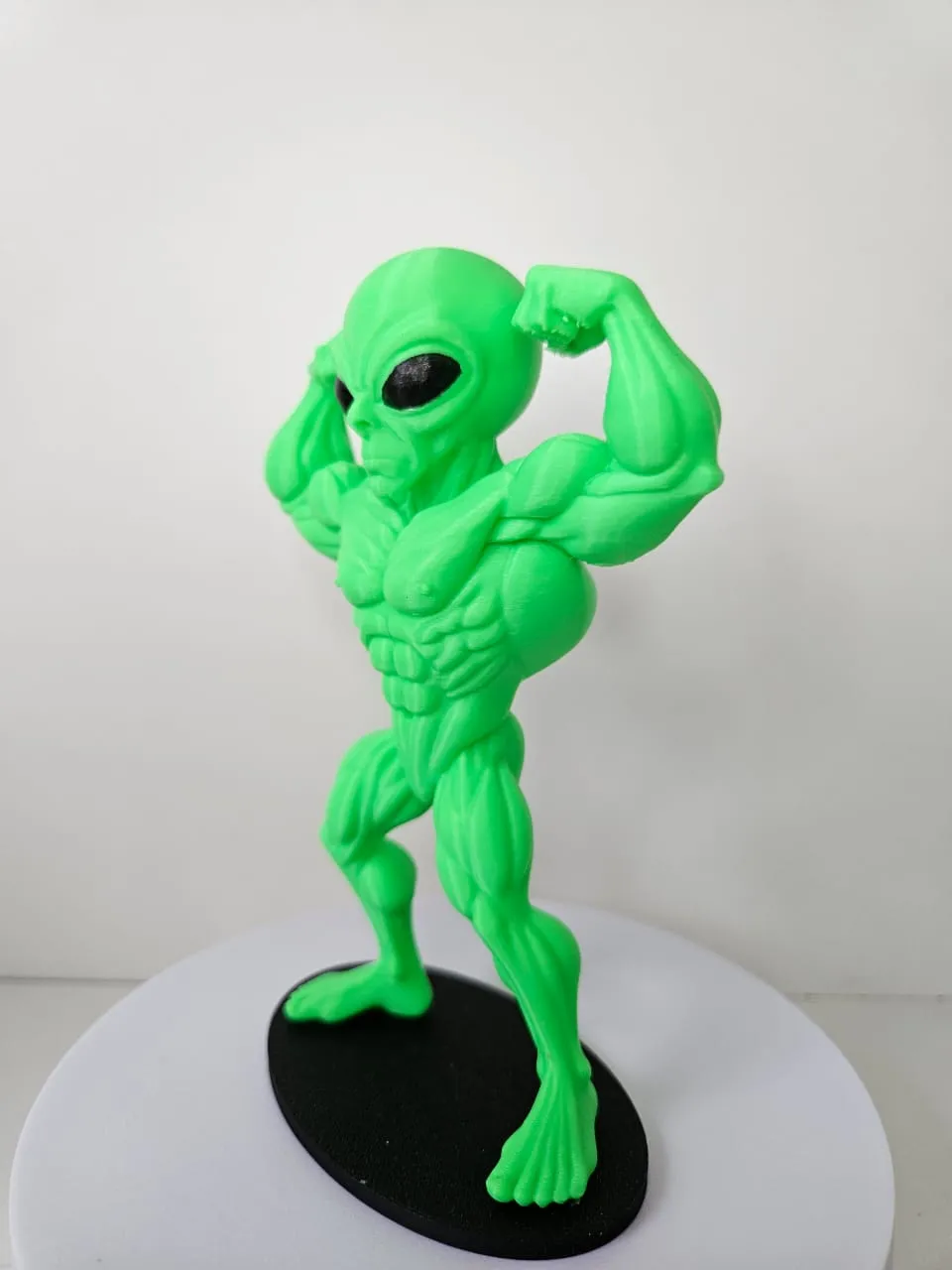Muscular Alien by Profandrevieira MakerWorld: Download Free 3D Models