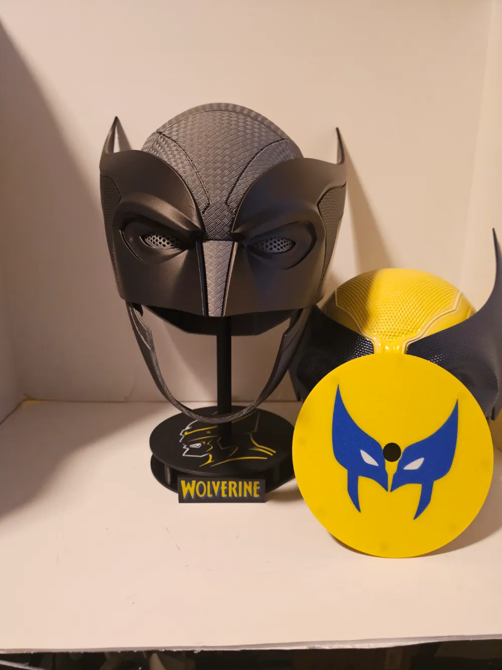 Wolverine Helmet Stand w/ changeable face plates by bbush362 MakerWorld ...