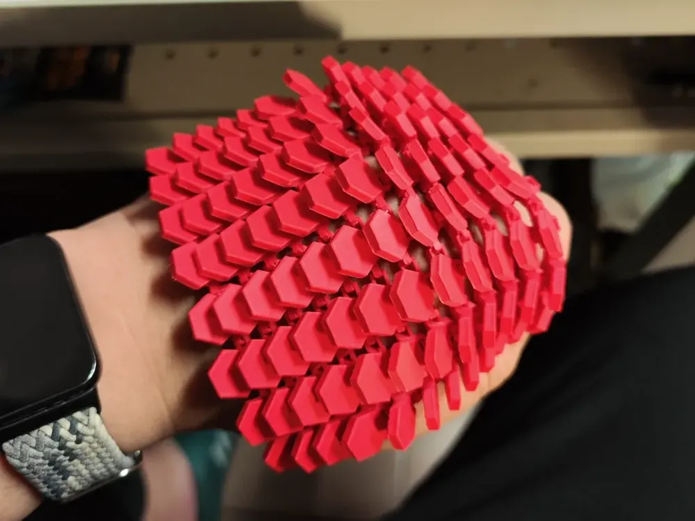 Hexagonal Scale Armor Fabric by 天行世忆 MakerWorld: Download Free 3D Models