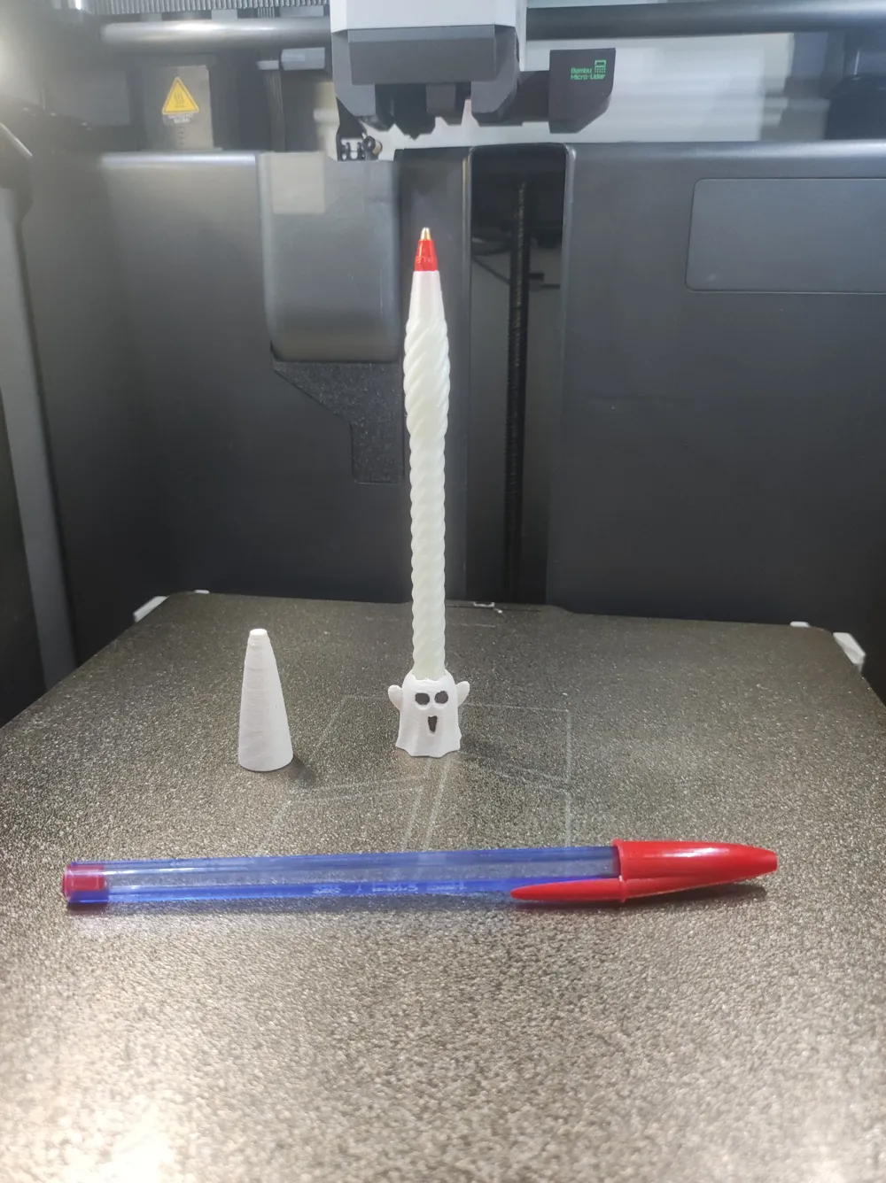 Halloween Fidget Pen – Ghost Edition - Free 3D Print Model - MakerWorld