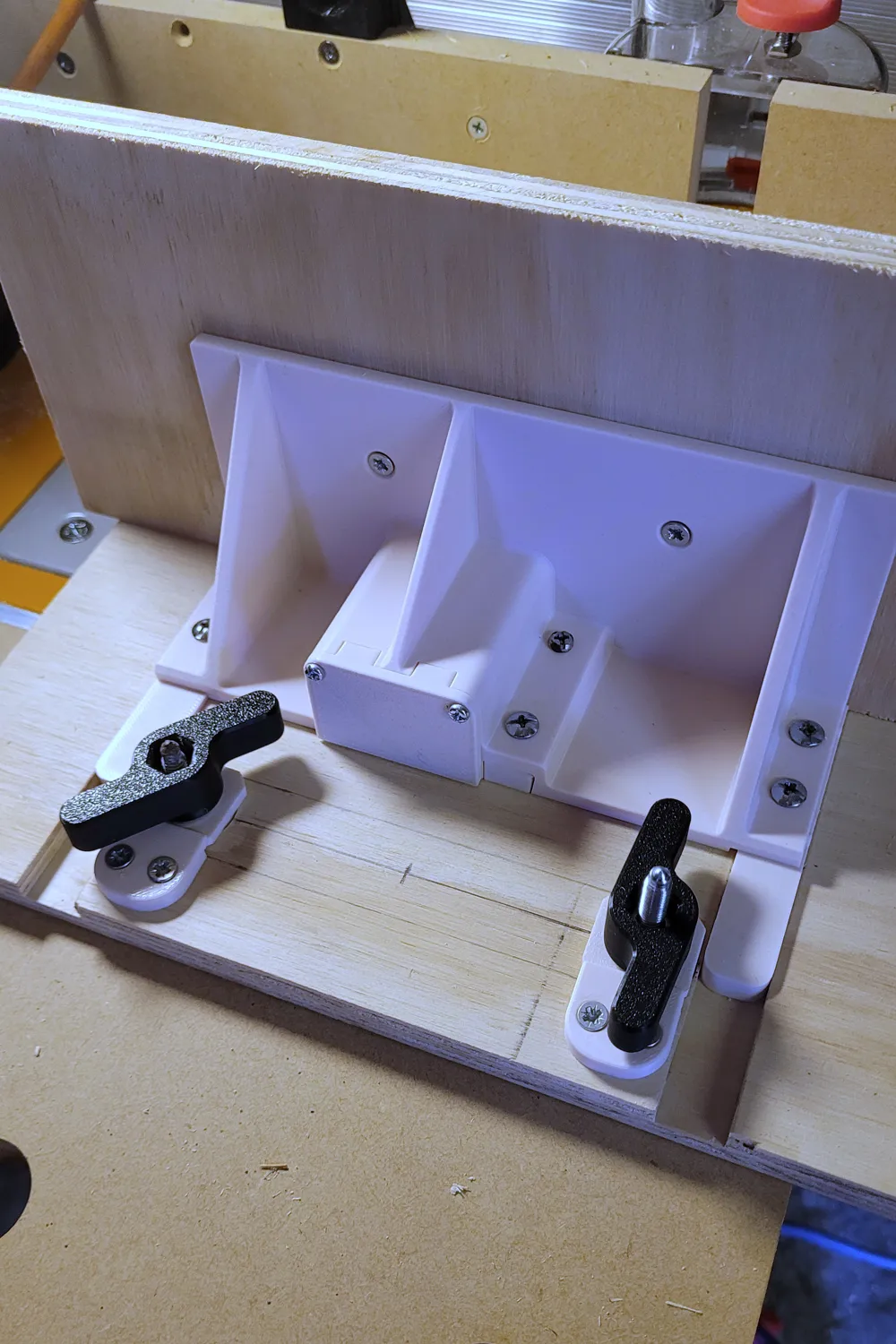 Box Joint Router Jig by @theoldman MakerWorld: Download Free 3D Models