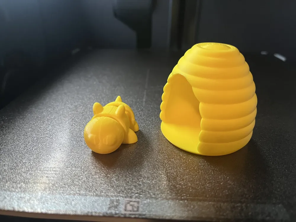 Articulated mini bee - Free 3D Print Model - MakerWorld