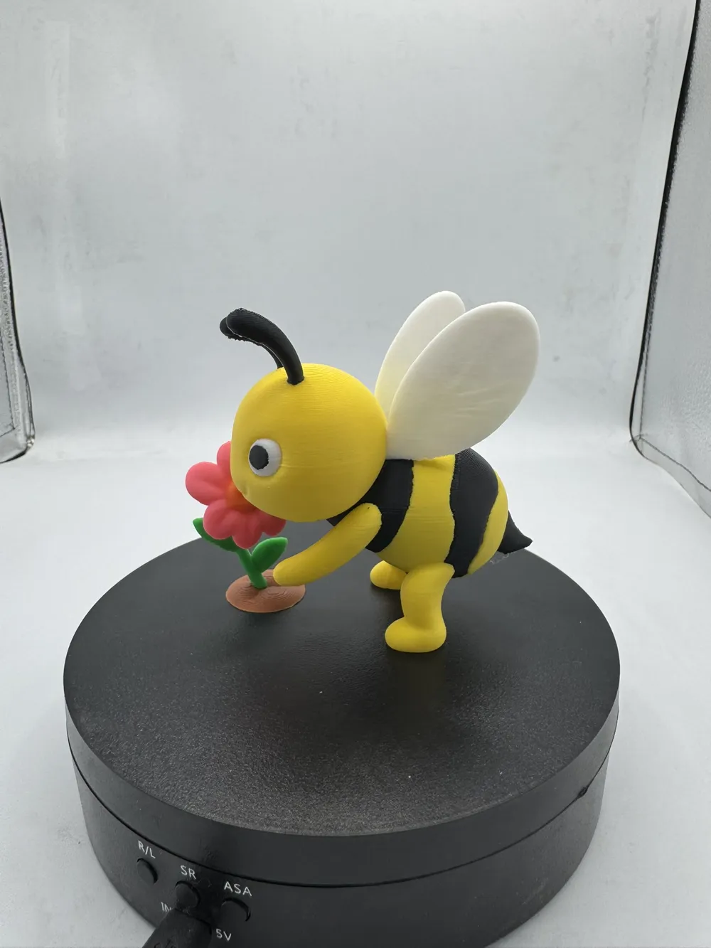 Cute Chibi Bee Smelling a Flower - Free 3D Print Model - MakerWorld