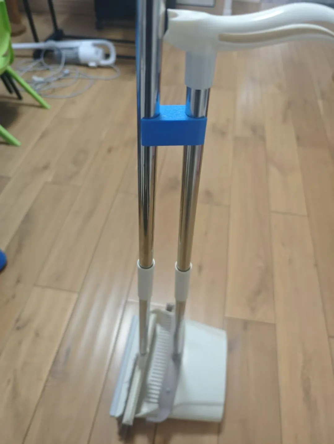Broom and dustpan connector/fastener by chongspider - MakerWorld