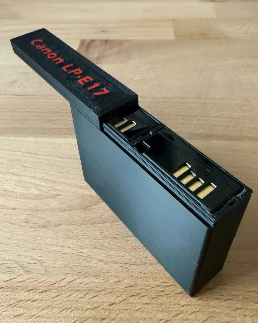 Canon LP E17 battery case - 免费 3D 打印模型 - MakerWorld
