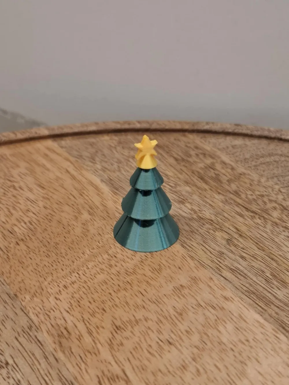 Petit Sapin de Noël avec Étoile Dorée Amovible par DaZiim MakerWorld ...