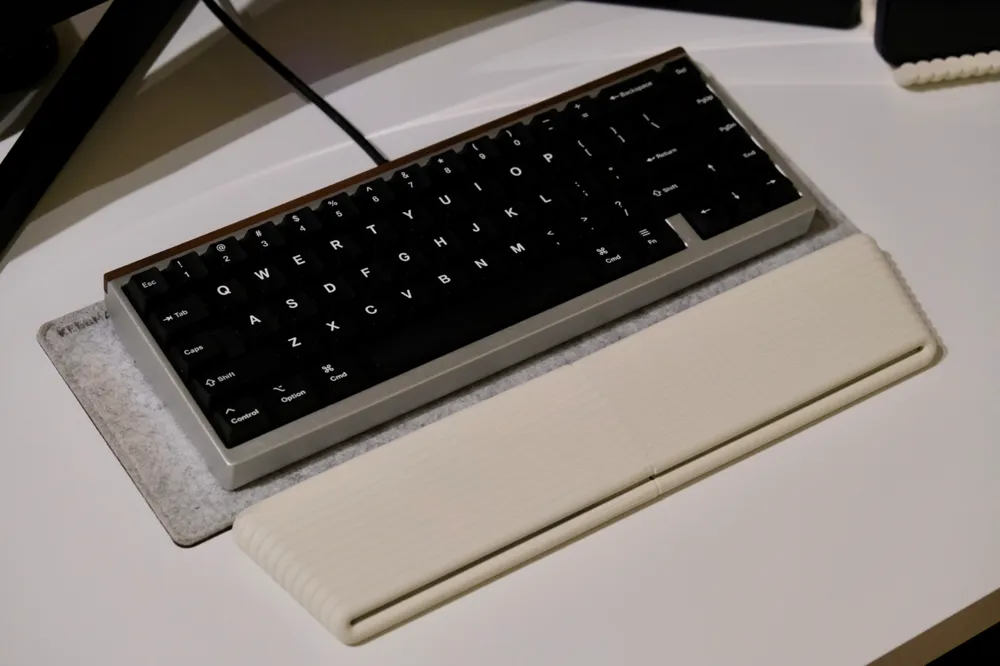 Cloud keyboard wrist rest by Whiplash! MakerWorld: Download Free 3D Models