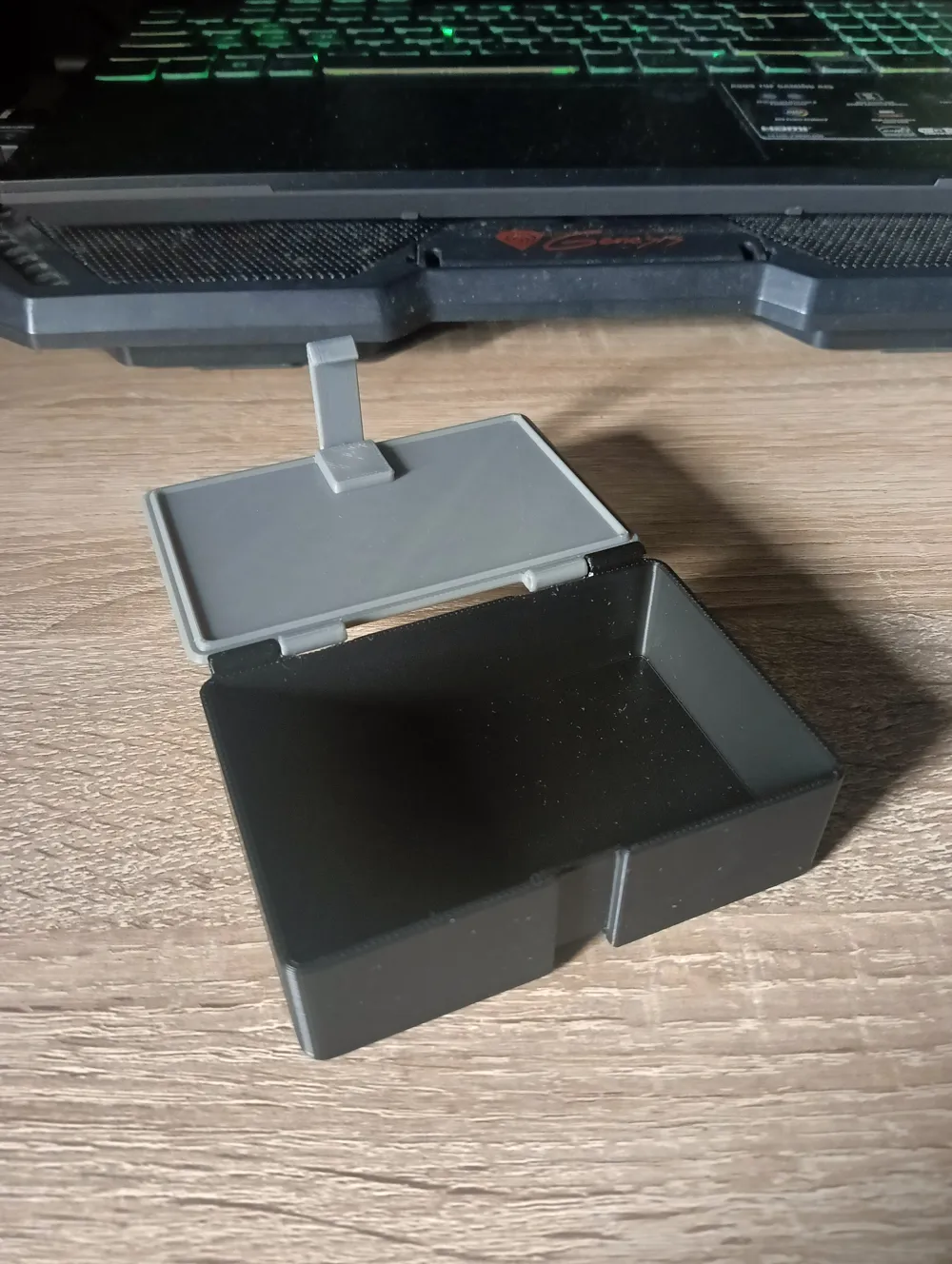 Flat EDC box - Free 3D Print Model - MakerWorld