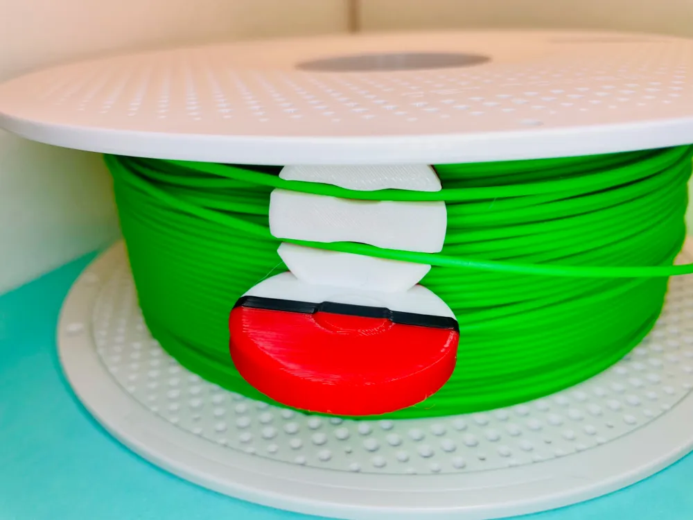Your Friendly Filament Clip: Poke Ball by FunFam3D - MakerWorld