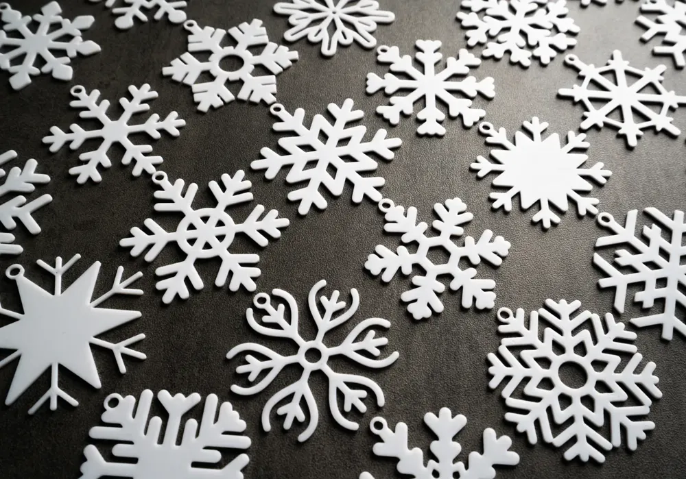 170 Medium Snowflakes collection with hanging loops by FinalFrag ...