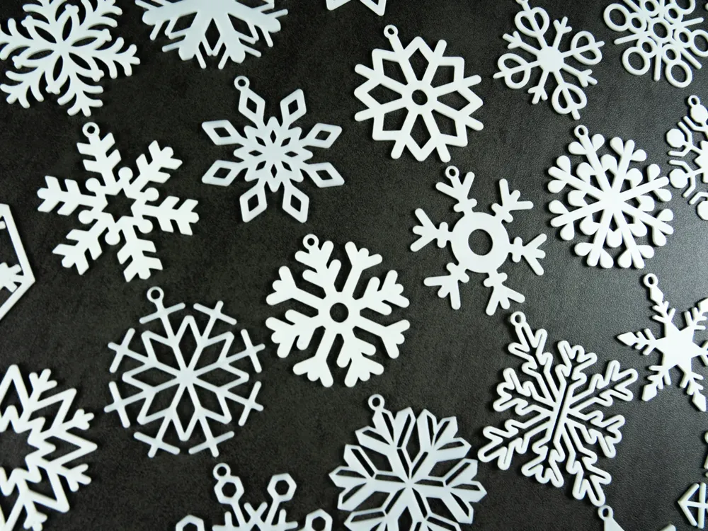 170 Medium Snowflakes collection with hanging loops by FinalFrag ...