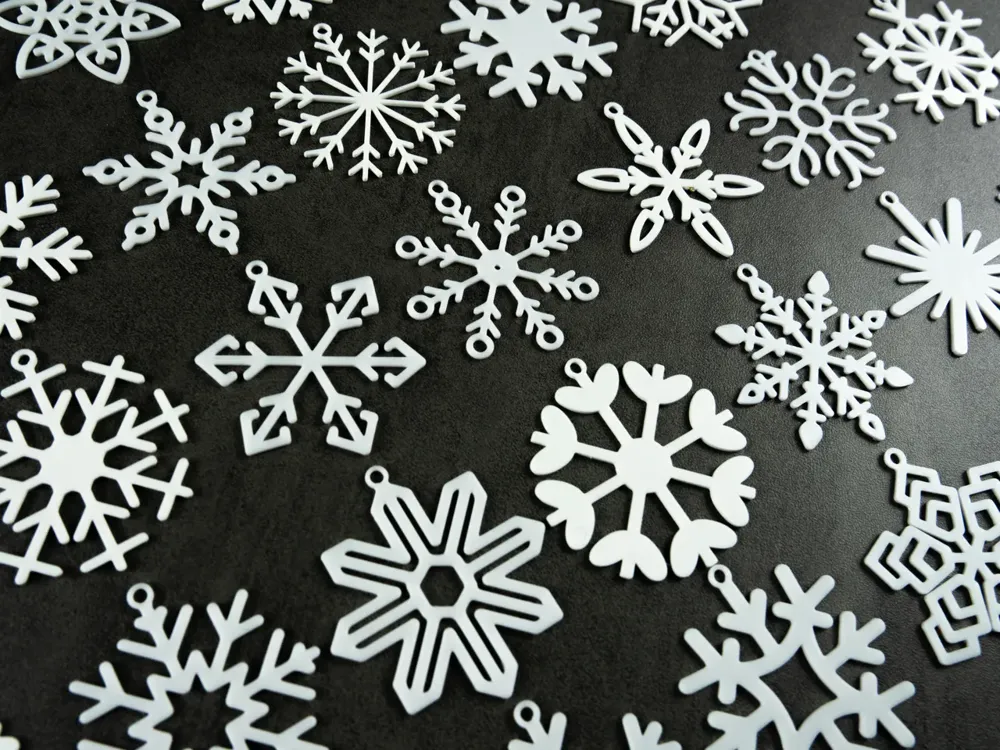 170 Medium Snowflakes collection with hanging loops by FinalFrag ...