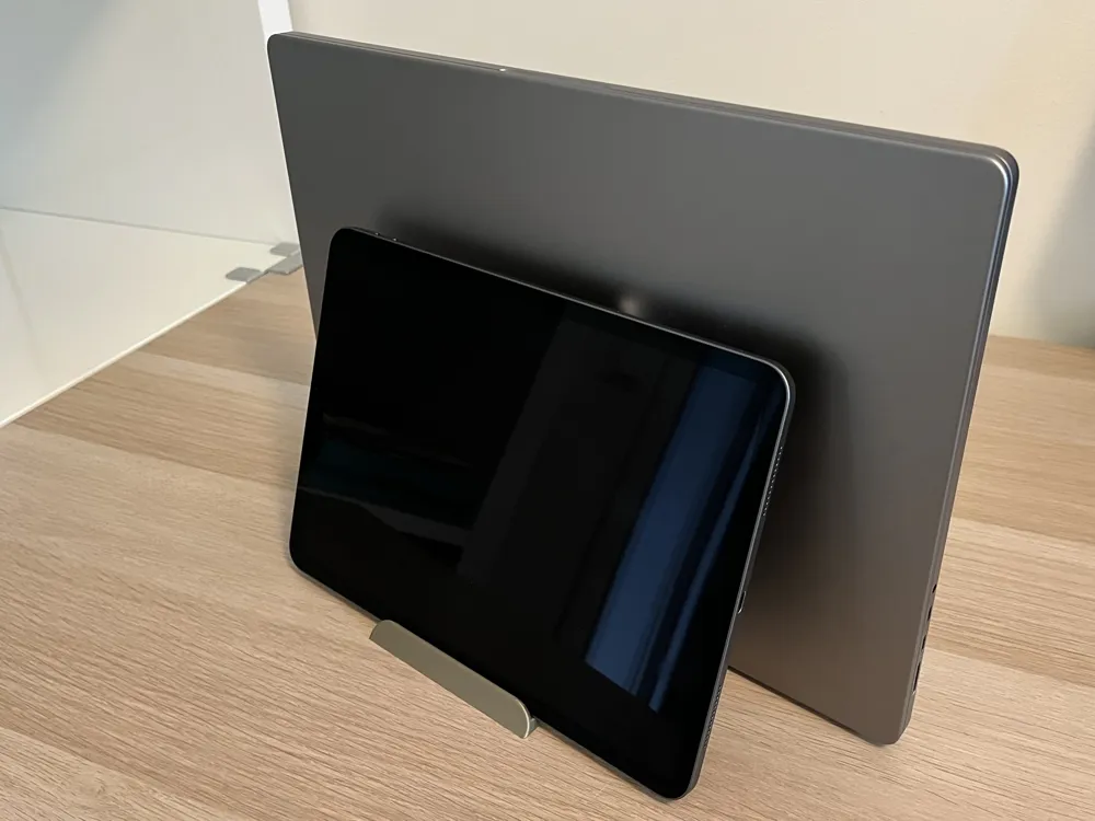 Desktop stand for Apple products by Henr1k5 - MakerWorld