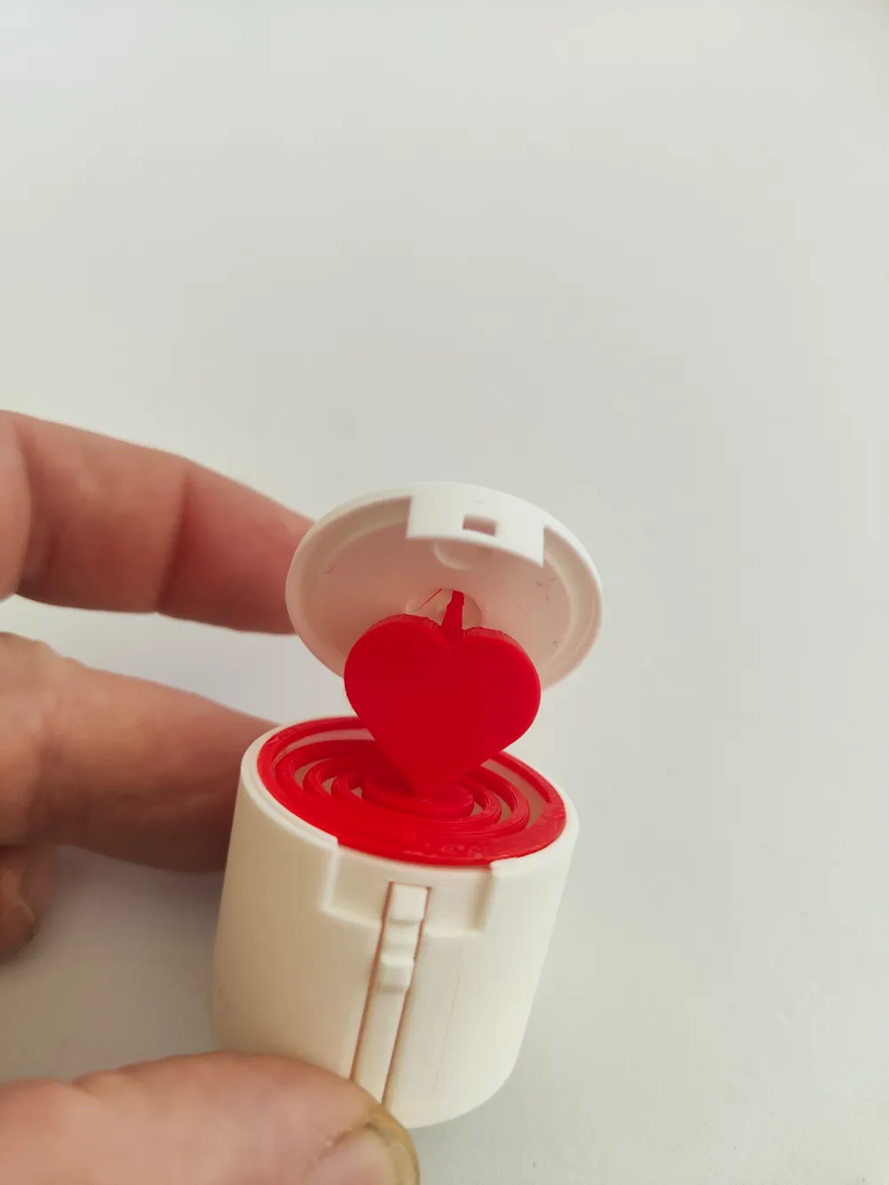 Love heart prank by 🔥Bacongo3D🔥 MakerWorld: Download Free 3D Models