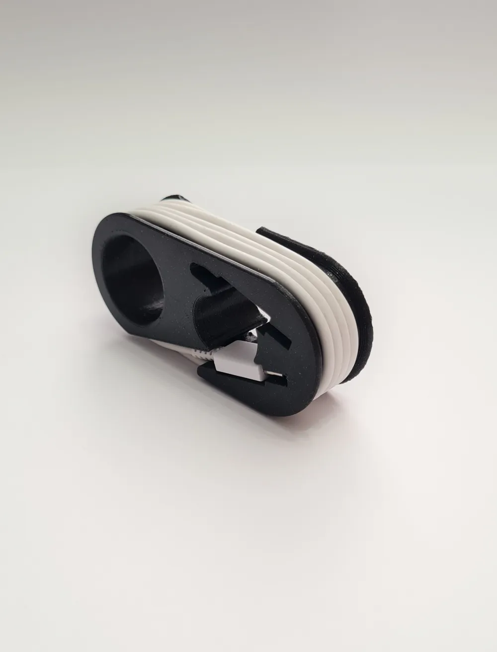 Travel cable organizer USB-C to USB-C - Free 3D Print Model - MakerWorld