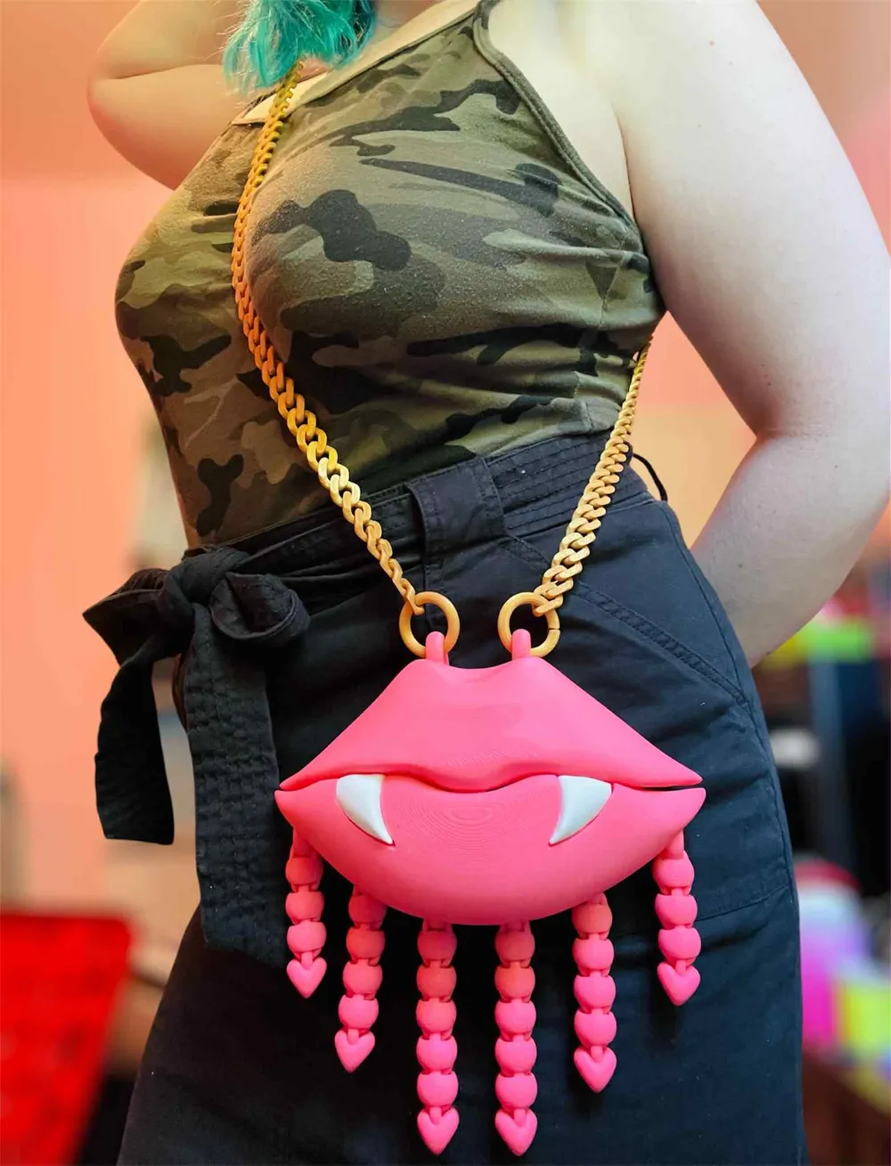 Lip Fang Purse (Fully Functional) - Free 3D Print Model - MakerWorld