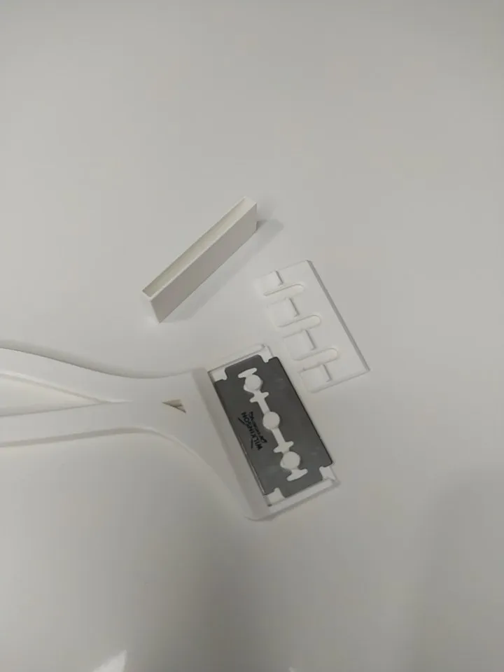 Ergonomic Razor Blade Scraper Handle by 3dagon MakerWorld: Download ...