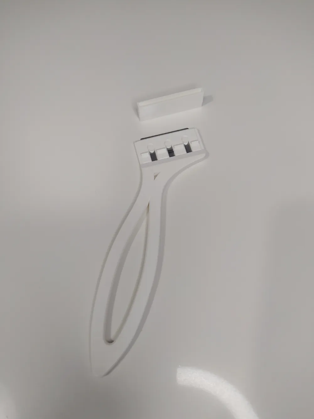 Ergonomic Razor Blade Scraper Handle by 3dagon MakerWorld: Download ...