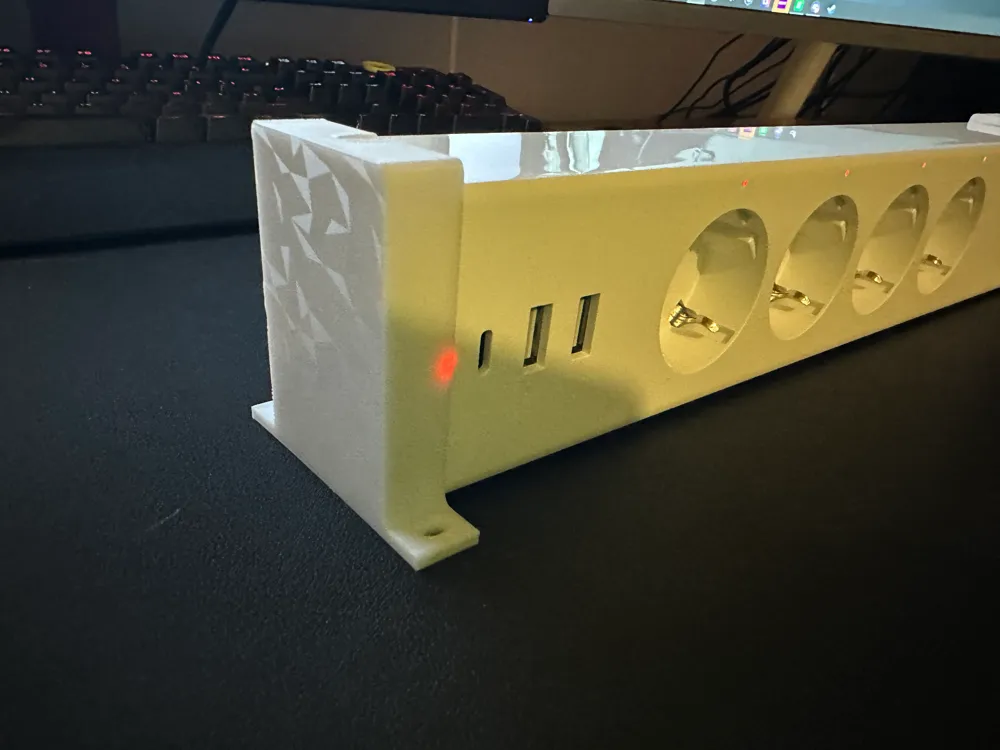 Power strip by Ariox3d - MakerWorld