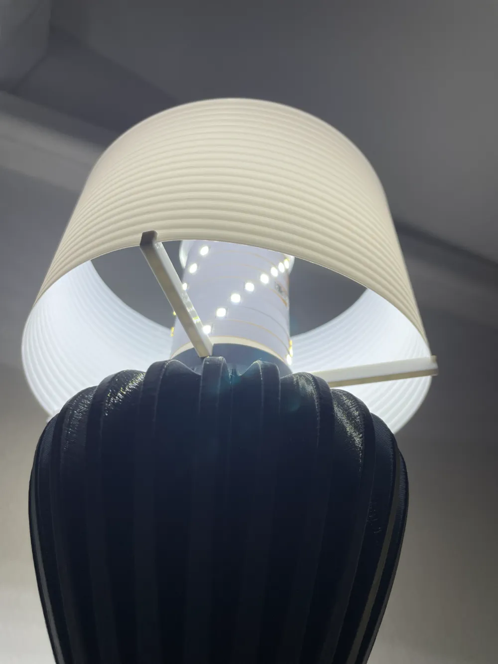 Led Table Lamp by RoBeRt16 - MakerWorld