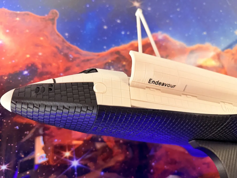 Space Shuttle Endeavour w/NASA logo - Free 3D Print Model - MakerWorld