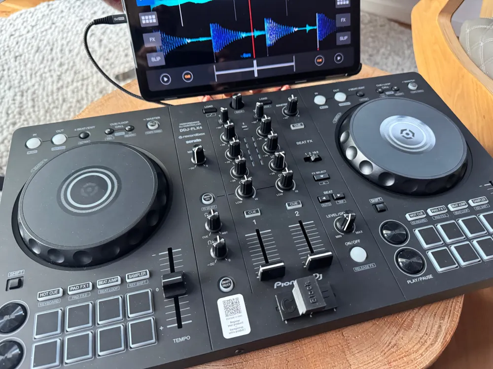 DJ Controller Pioneer DDJ-FLX4 Crossfader Blocker - Free 3D Print Model ...