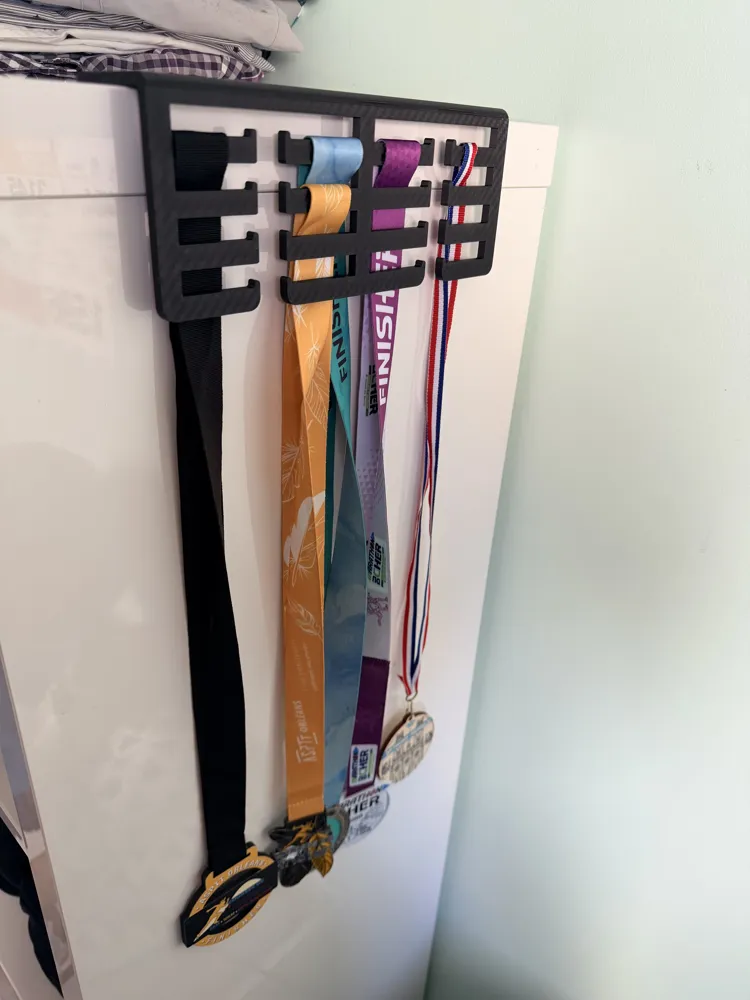 Universal Medal Holder - Free 3D Print Model - MakerWorld