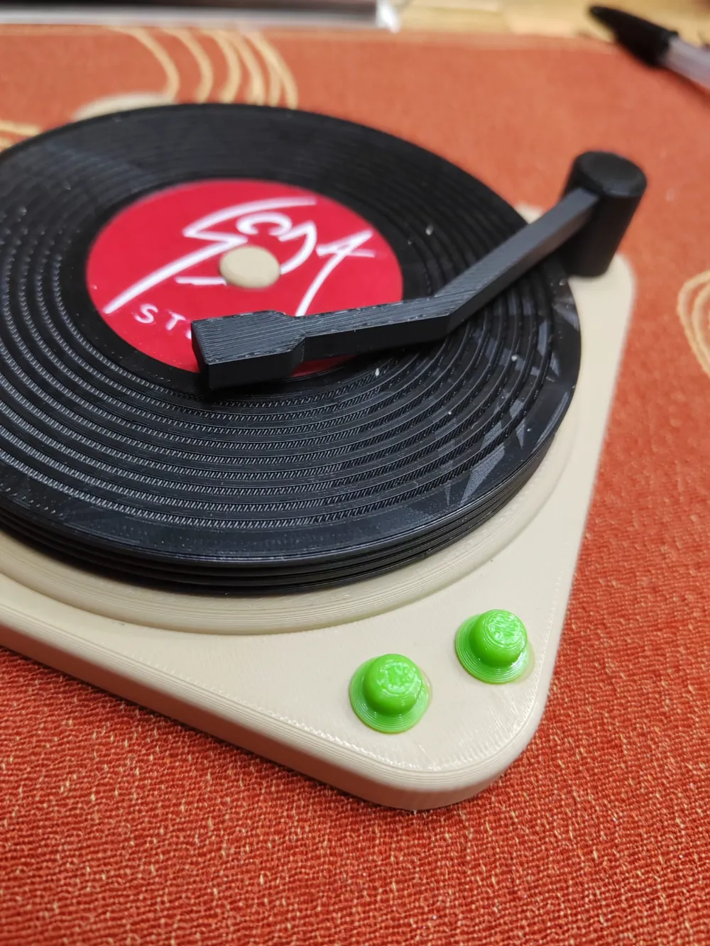Record player with coaster by WarriorSoto - MakerWorld