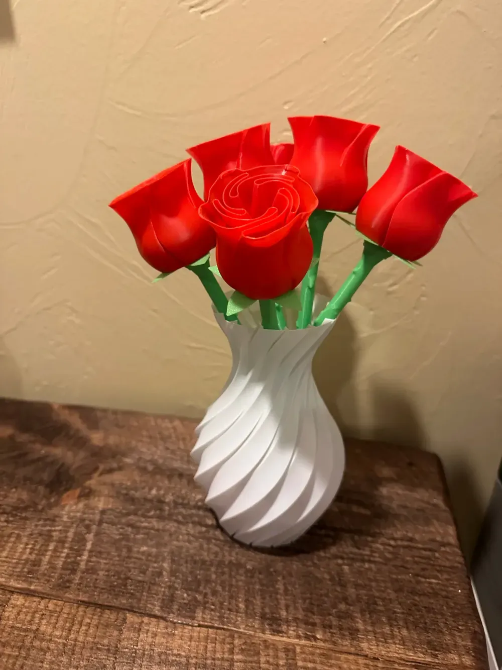 Vase with Roses and Stems - Flowers Bouquet - Free 3D Print Model - MakerWorld