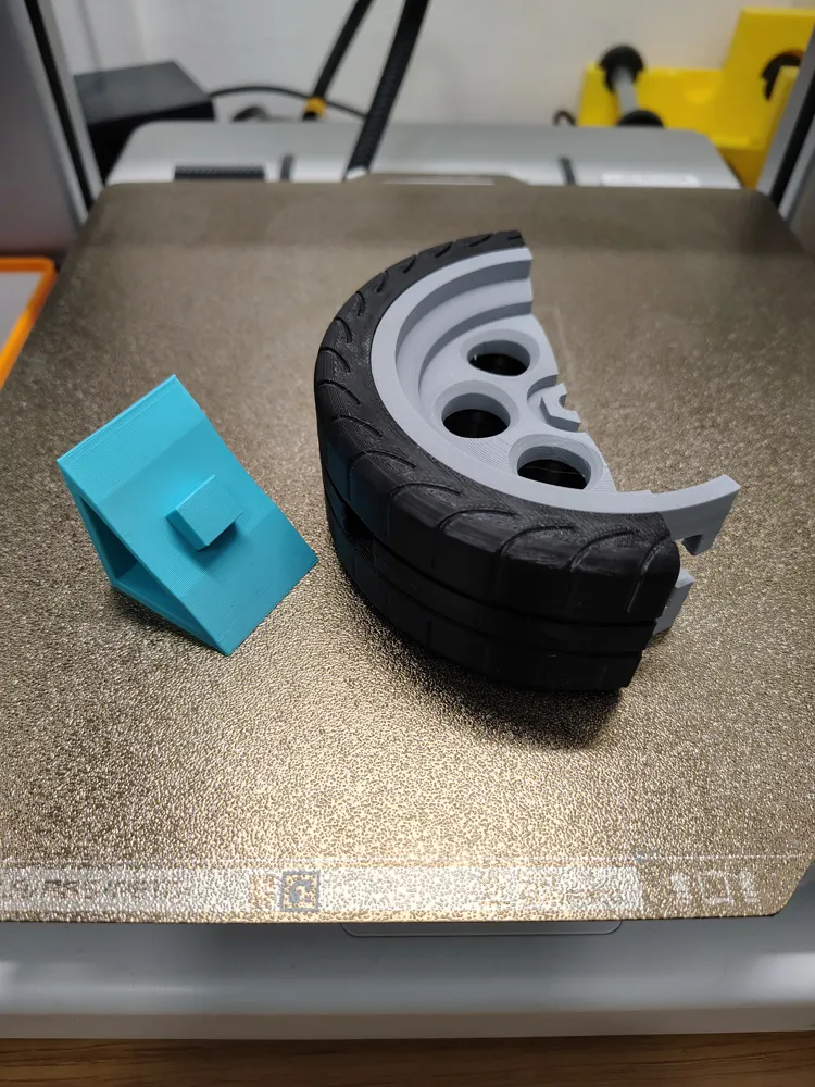 phone holder tire - Free 3D Print Model - MakerWorld