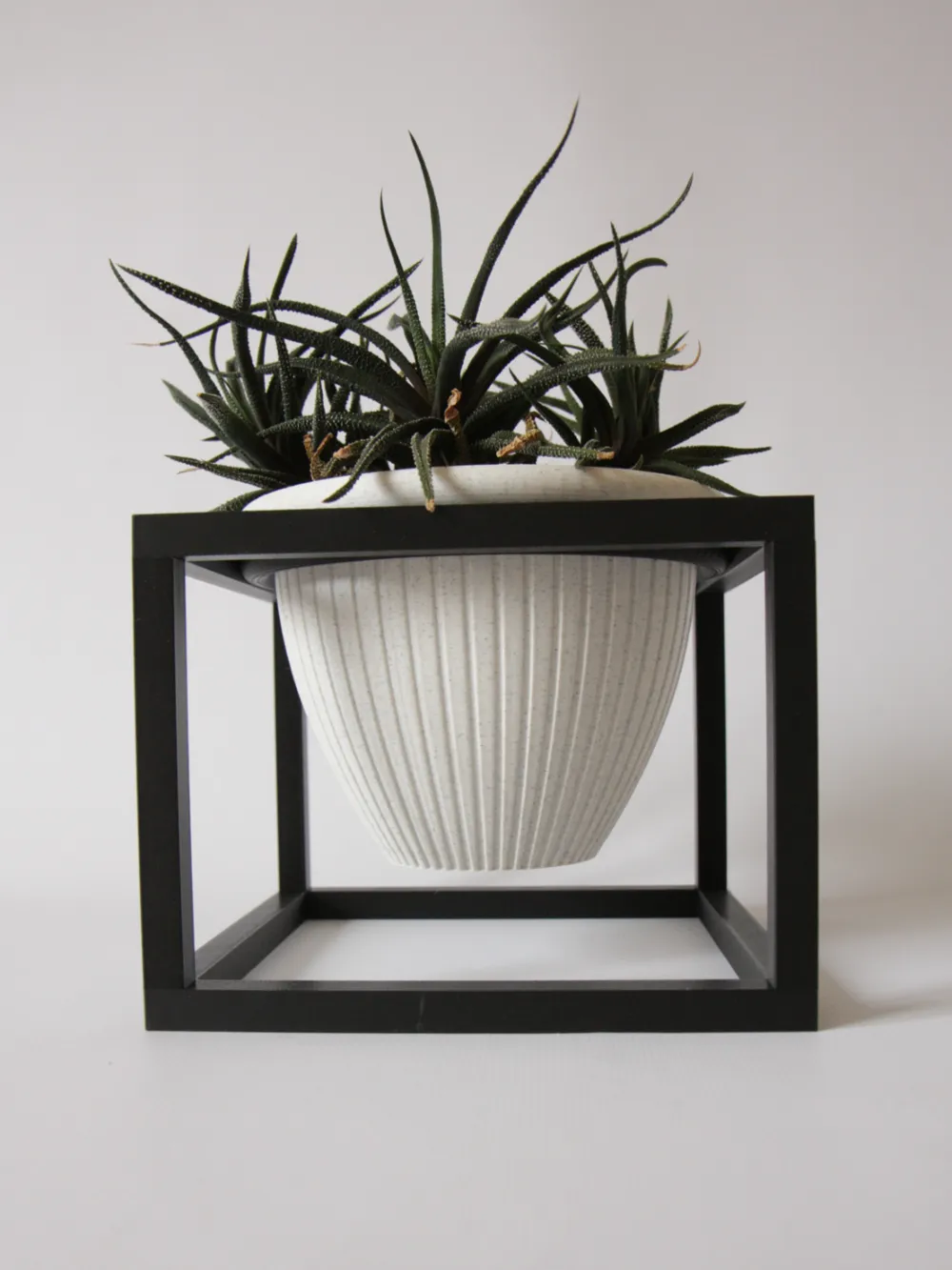 Modern Geo Planter by Tony Montana - MakerWorld