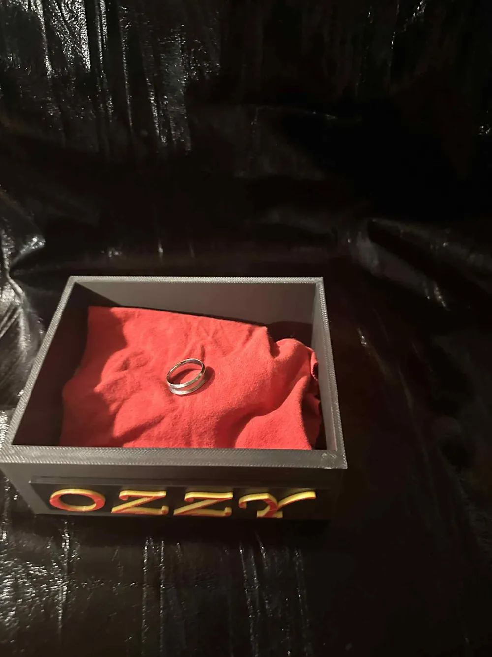 Ozzy-Themed Jewelry Box with Bat Lid - Free 3D Print Model - MakerWorld