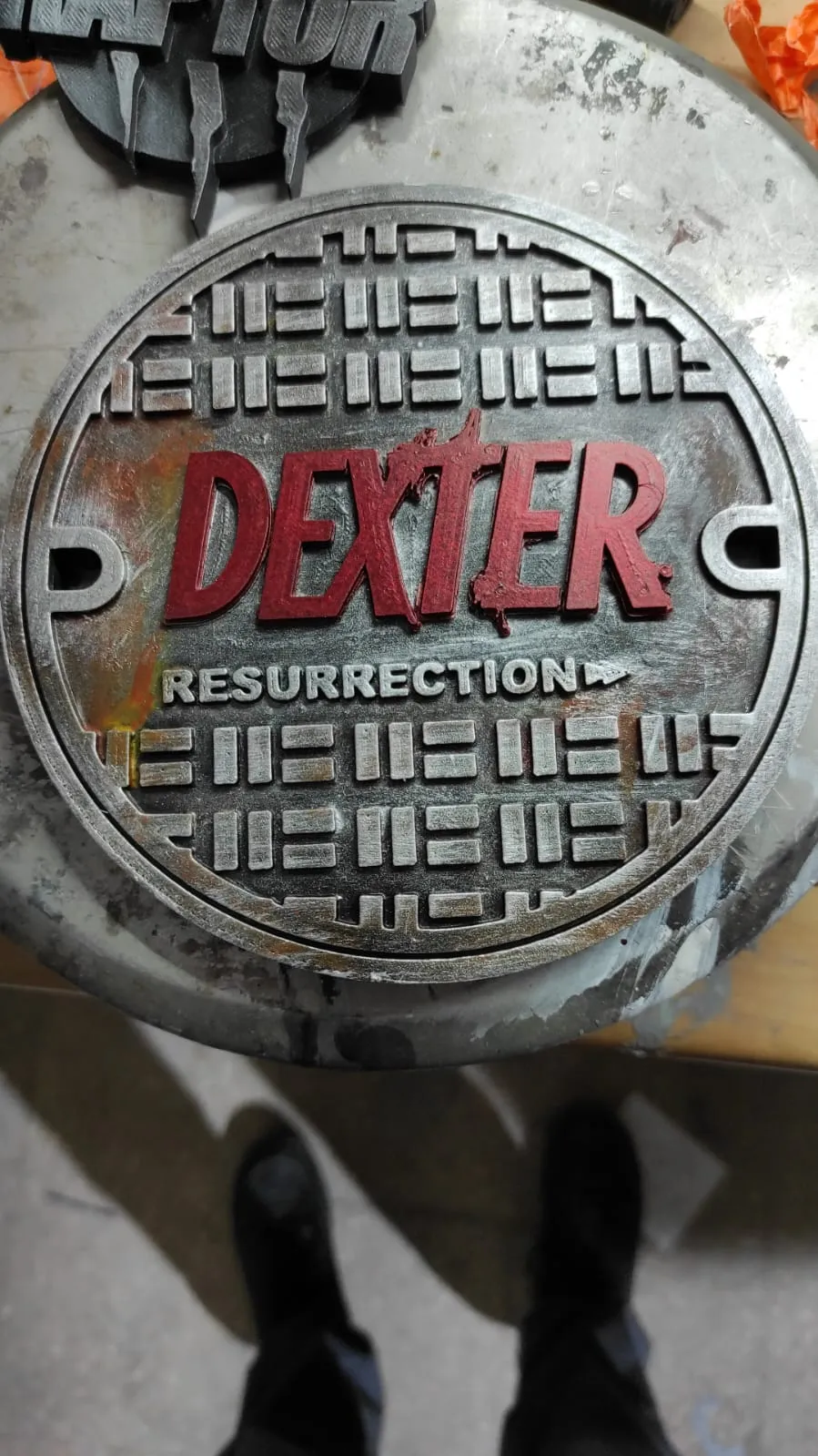 DEXTER RESURRECTION MANHOLE CLOCK WITH CELL HOLDER - Free 3D Print ...