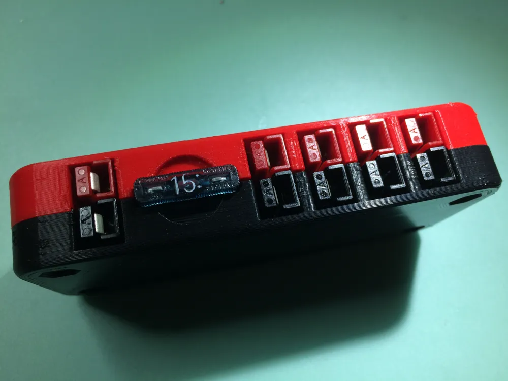 Fused Anderson Power Pole Box by Serial Hobbiest MakerWorld: Download ... Fused Anderson Power Pole Box by Serial Hobbiest MakerWorld: Download ...