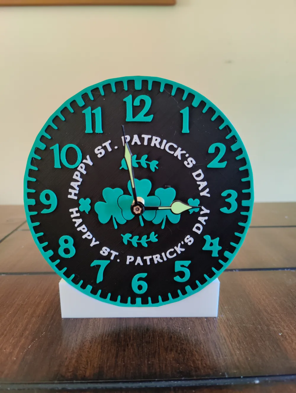 St Patricks Day Desk Clock by Uncle Joeys Creations - MakerWorld