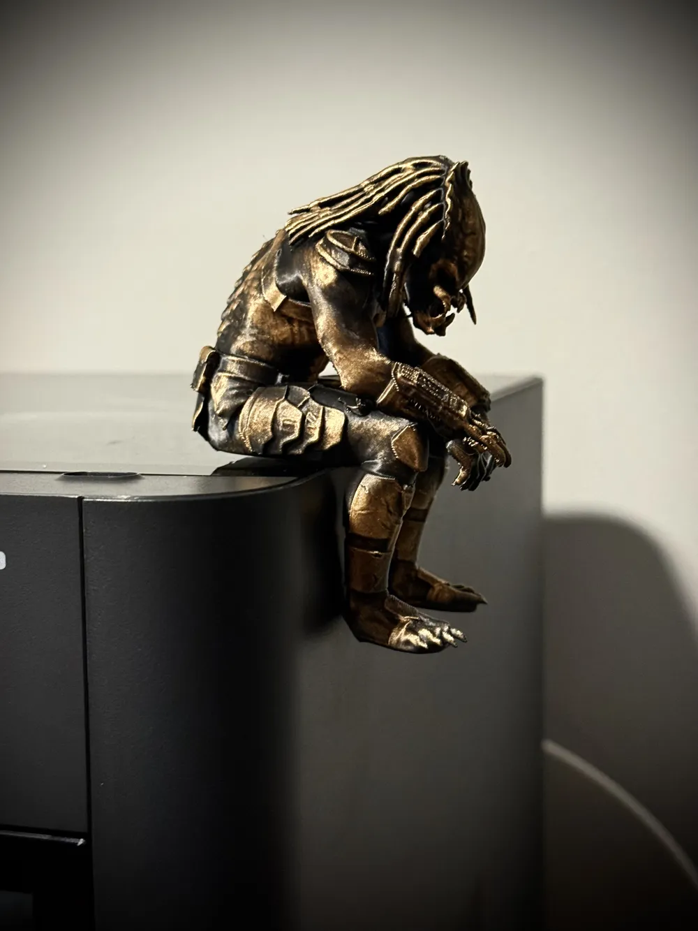 Sad Predator Figurine sitting on a ledge! - Free 3D Print Model ...