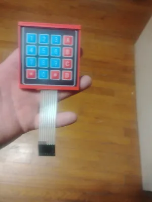 Arduino 小键盘支架 (4x4 矩阵) 来自 eyetengu MakerWorld：免费下载 3D 模型