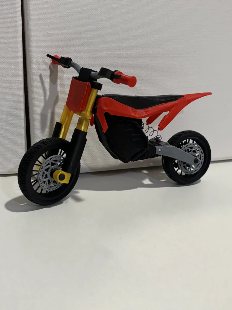 全悬挂 ETM RTR 迷你模型 - 免费 3D 打印模型 - MakerWorld