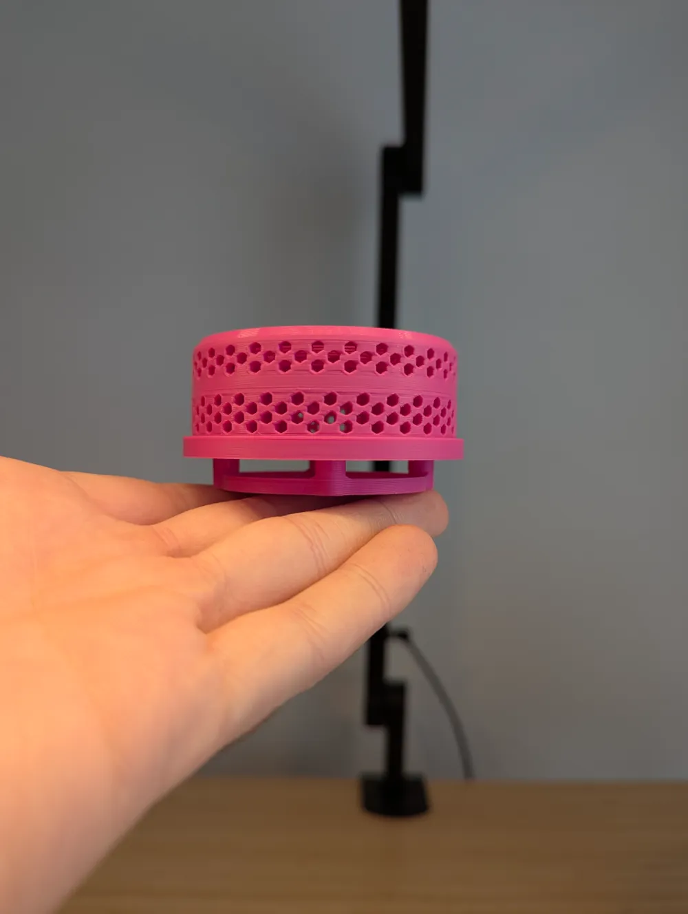 Vented Twist & Lock Pod with Stand by OP Design - MakerWorld