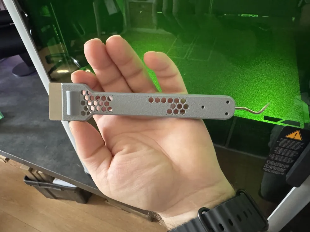 Bambu Scraper Handle + Weeding Tool by MXDesign MakerWorld: Download ...