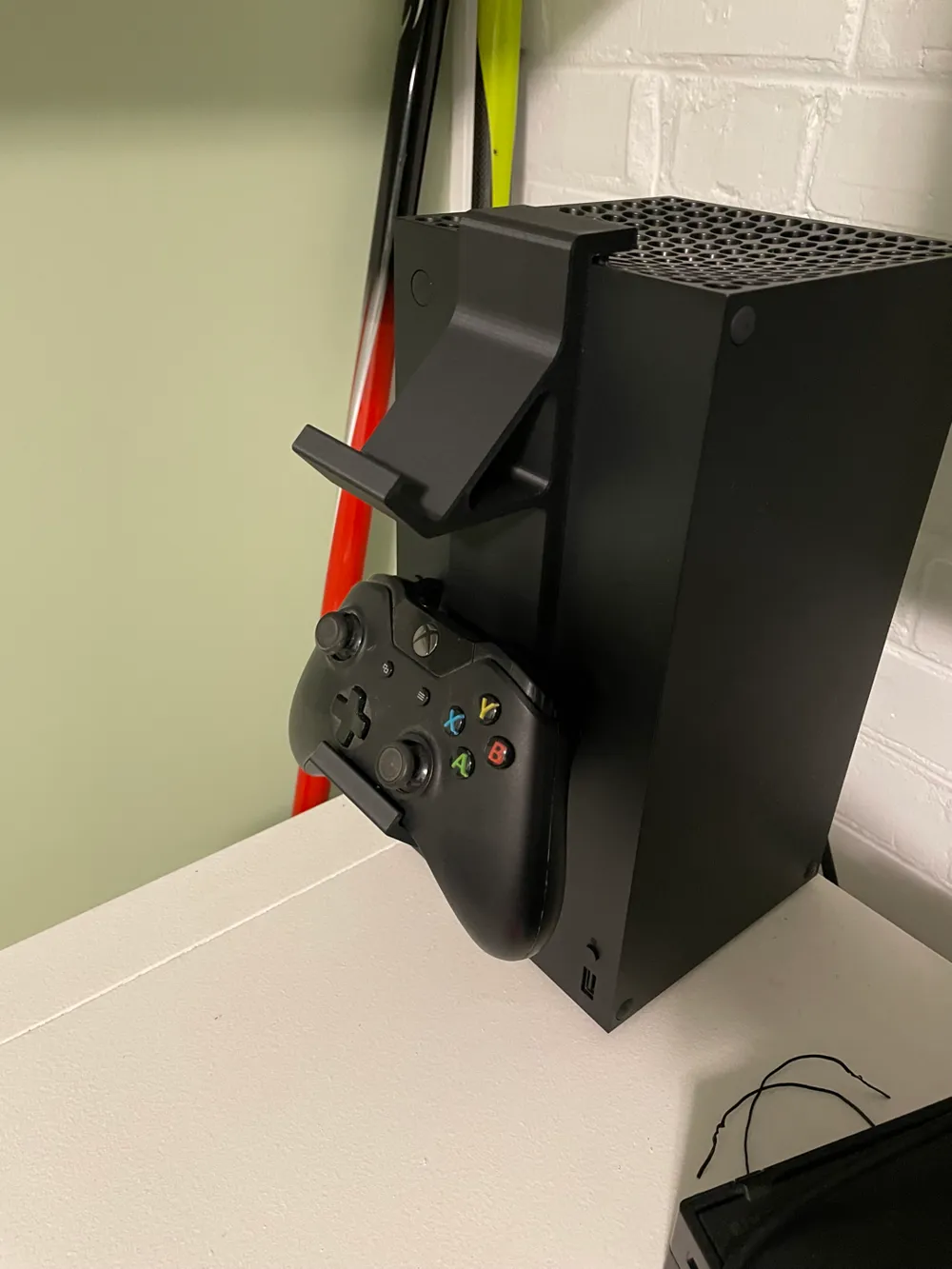 Xbox Series X controller rack by WarrenDz - MakerWorld