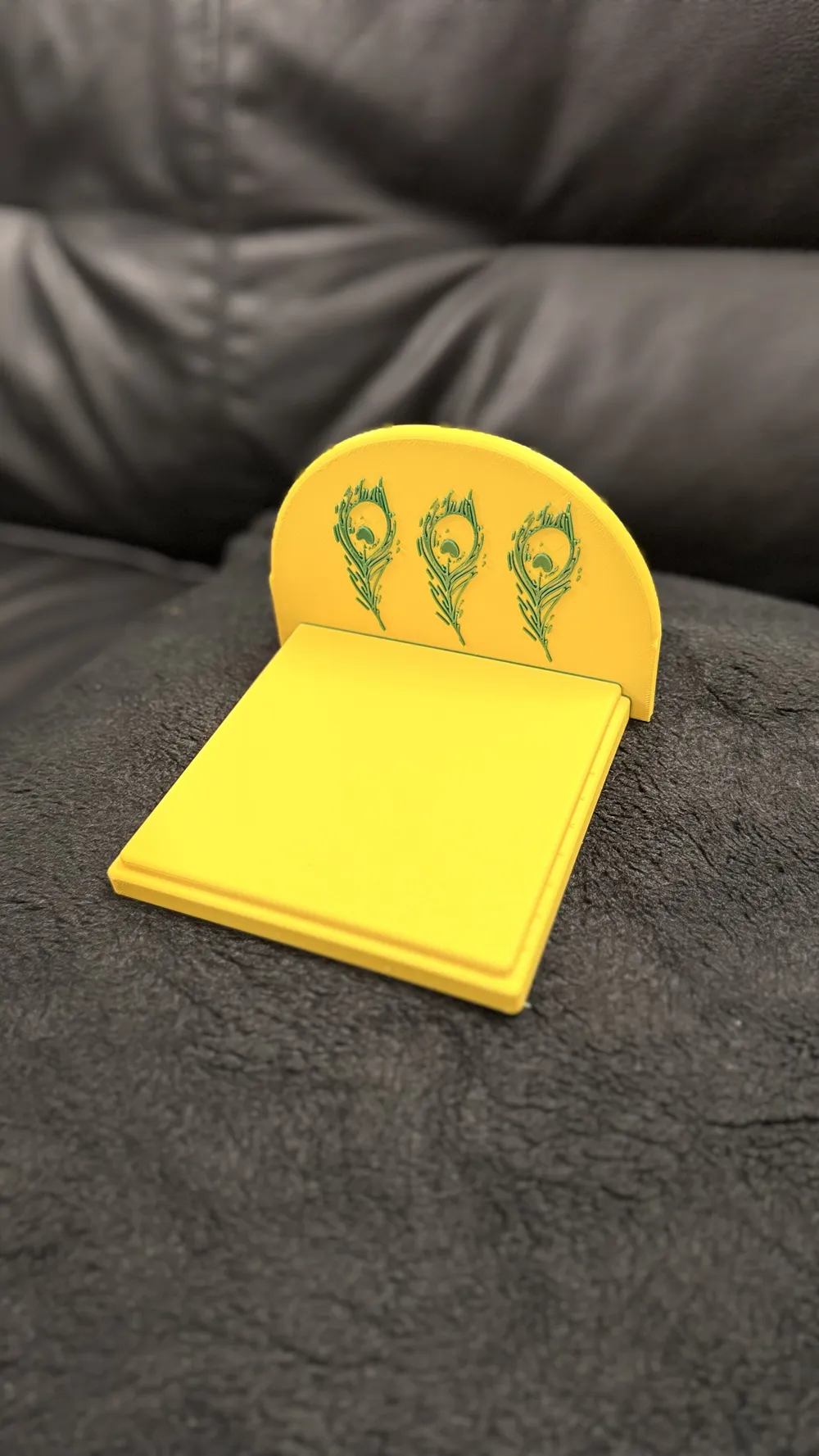 Elegant Peacock Feather Ornamental Stand - Free 3D Print Model - MakerWorld