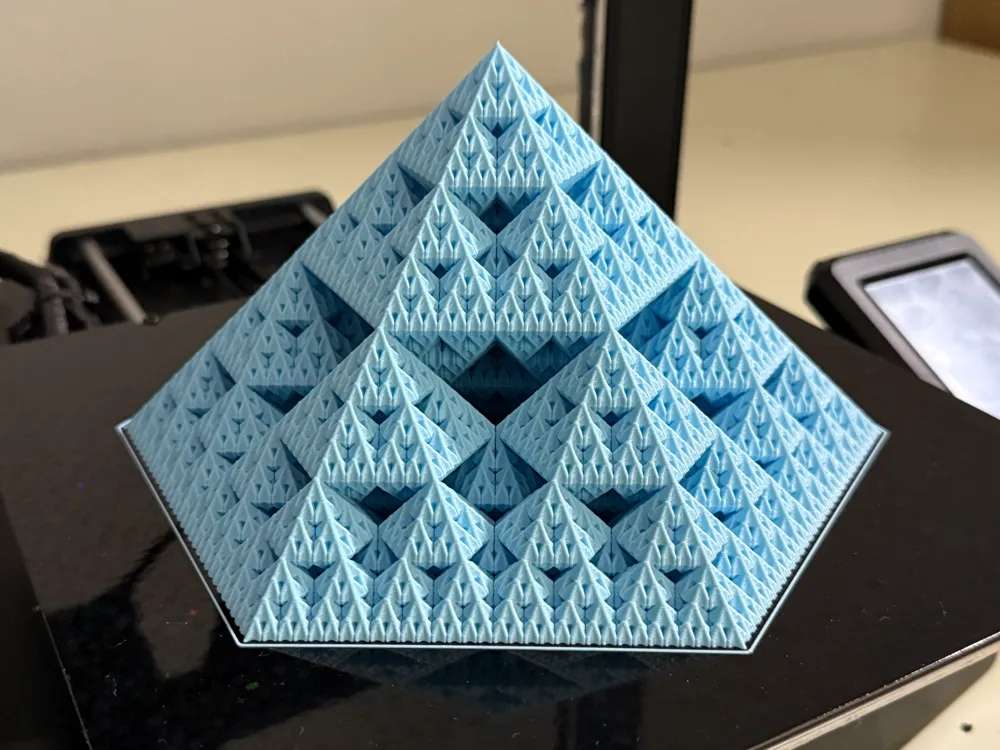 Snowflake Fractal Pyramid - Level 5 (Vase Mode) by Endless Design Lab 🌀 MakerWorld: Download ...