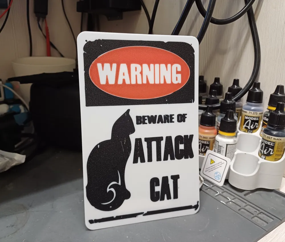 Sign beware of attack cat. by Kiron 21 - MakerWorld