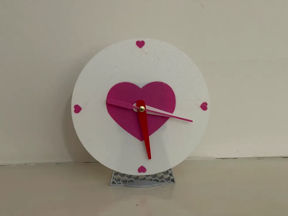 Hearts Clock by MalcTheOracle - MakerWorld