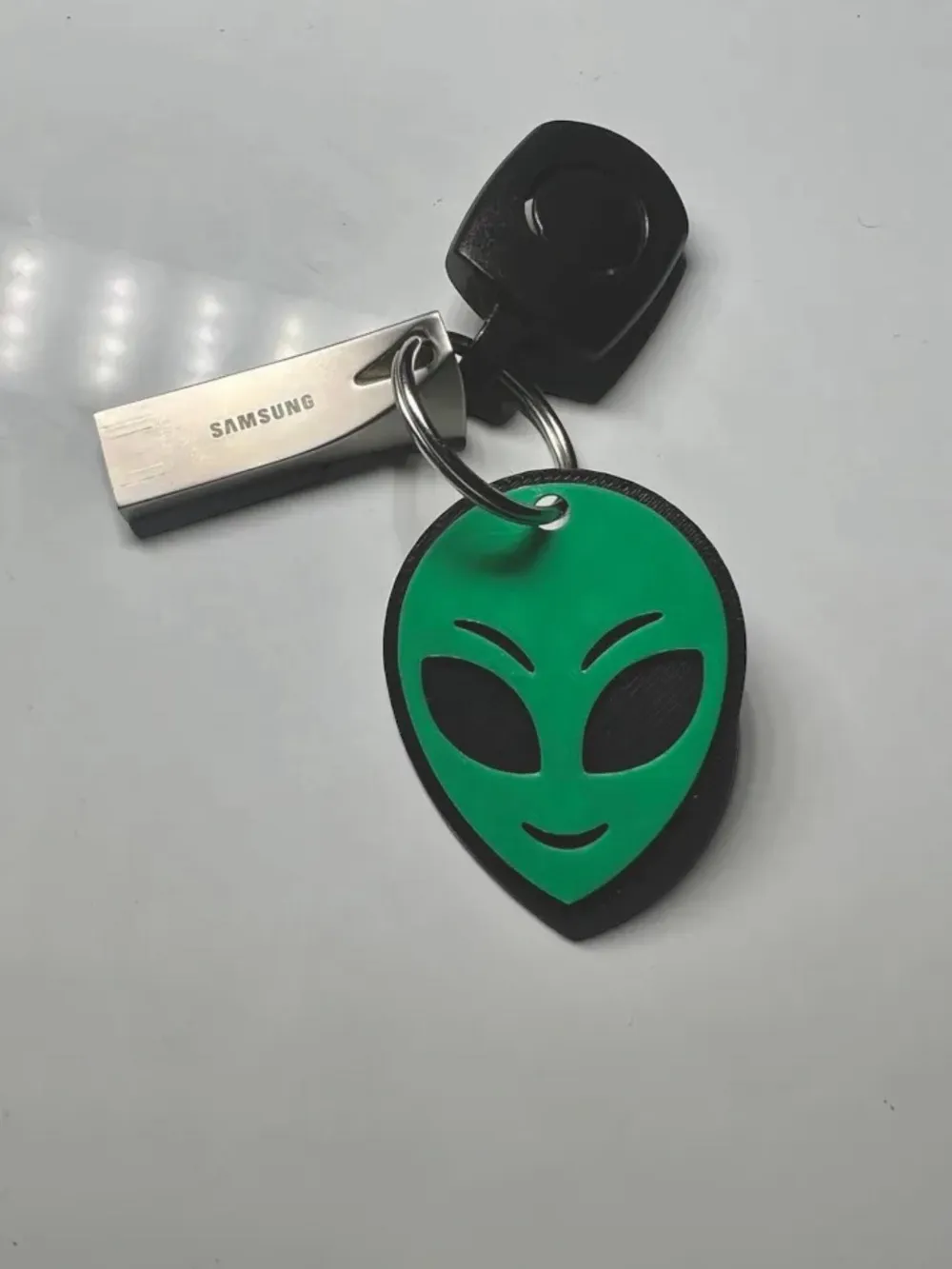 Alien Keychain - Free 3D Print Model - MakerWorld